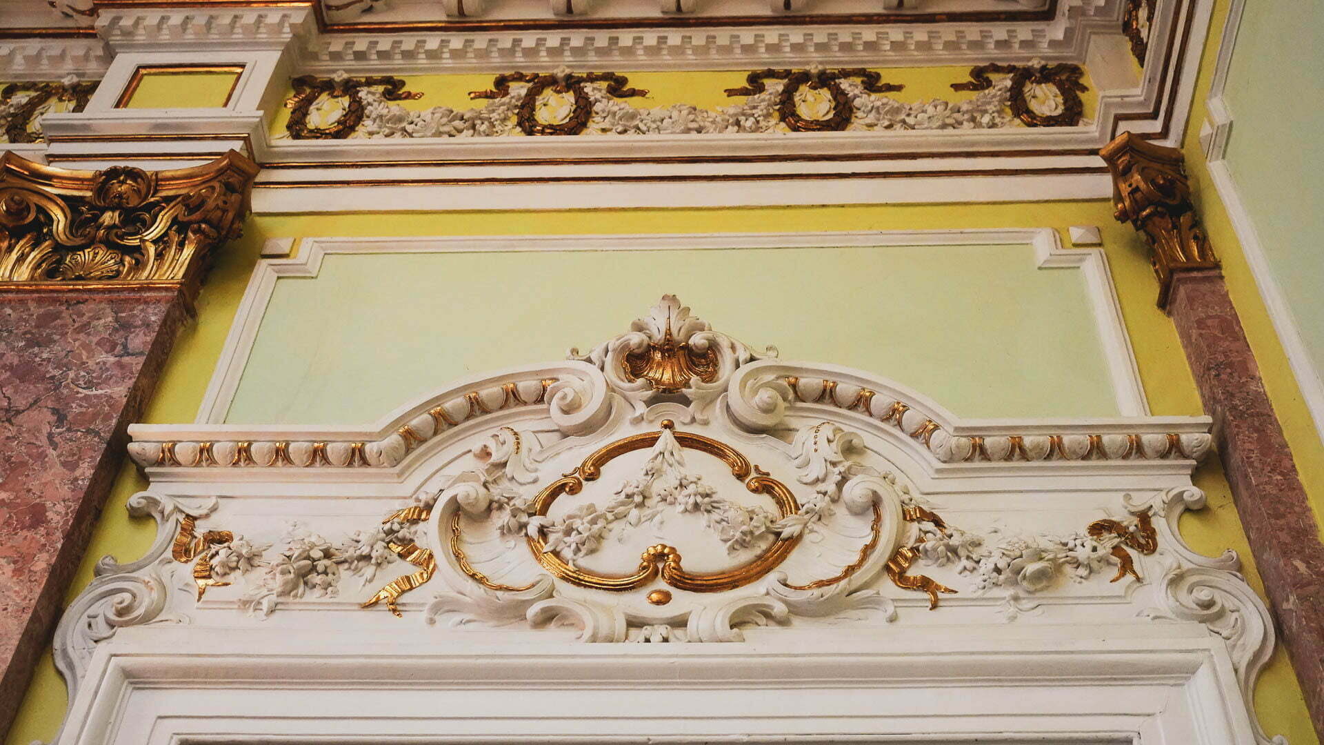 Palatul Marincu – Muzeul de artă și etnografie - Turism Pescaresc